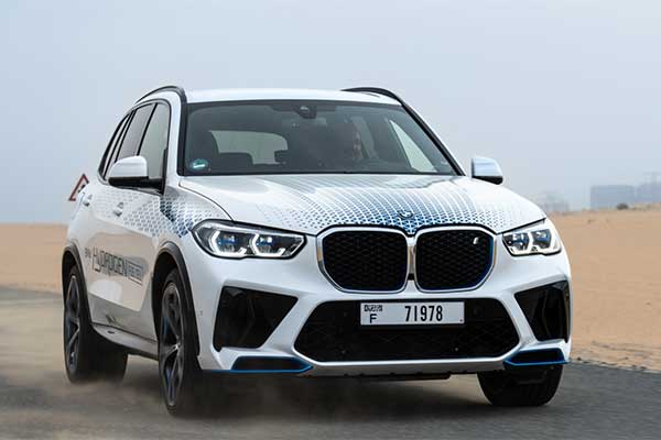 BMW iX5 Hydrogen Powered SUV Gets Tough Love In The UAE - H2Nation